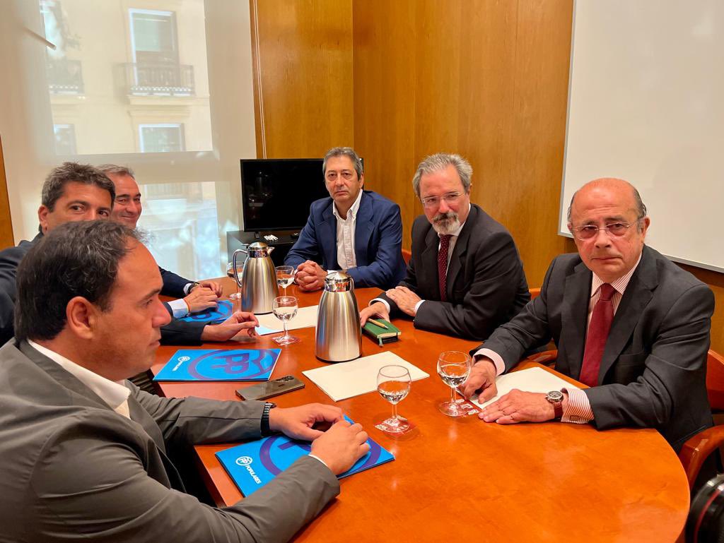 Spain's PP unites with far-right Vox to govern Valencia region in a ...