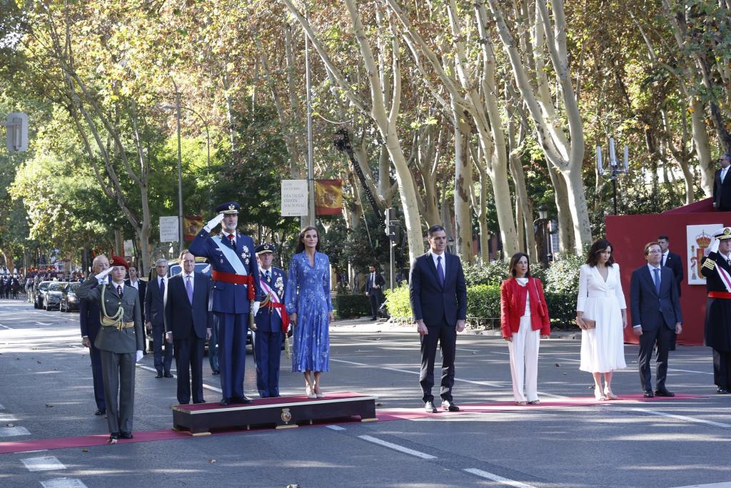 Sánchez jeered at Spain's national day, with chants of controversial ...