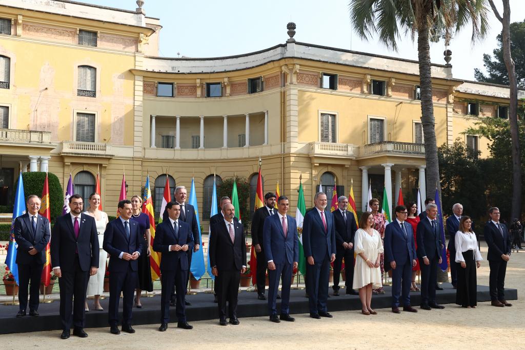 Madrid's regional leader walks out of presidents' conference when ...
