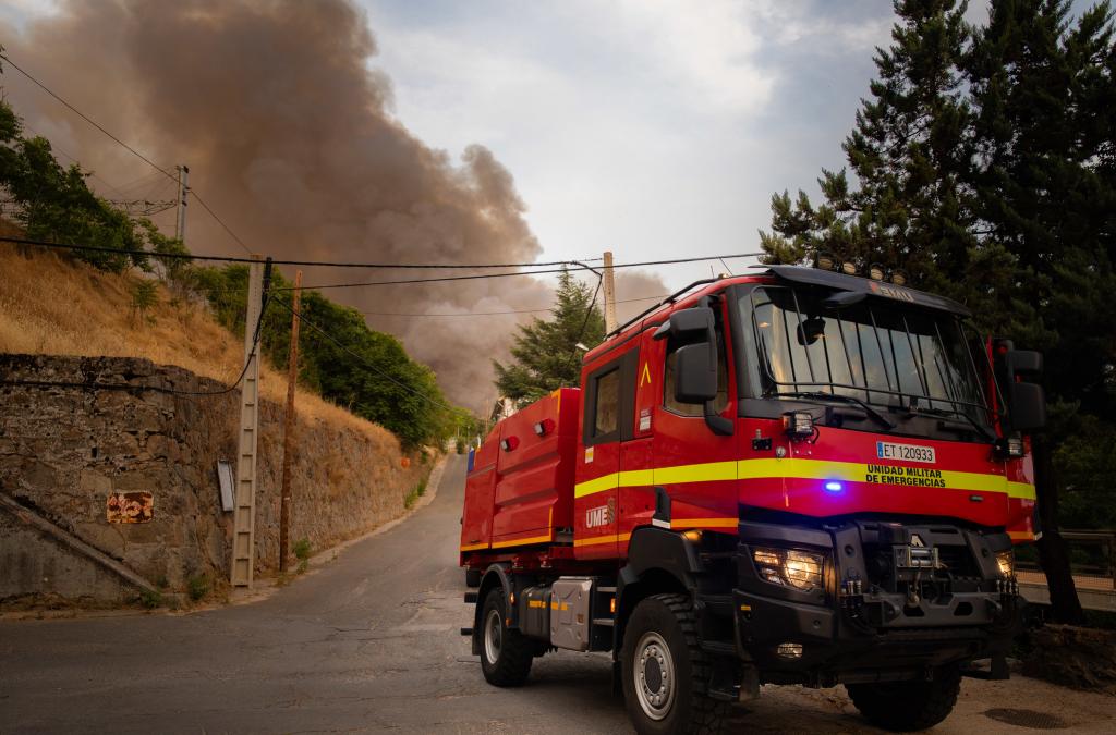 Two dead, over 6,000 evacuated, as Spain activates 'pre-emergency phase ...