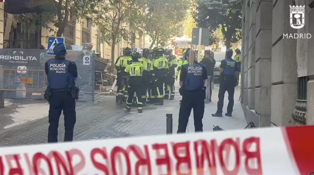 Four dead, after part of building collapses in Madrid - Spain in English